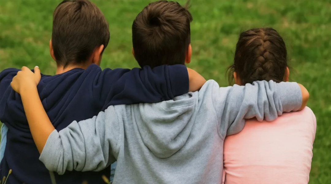 TRES HERMANOS DE CURUZÚ CUATIÁ ANHELAN SER ADOPTADOS POR UNA FAMILIA